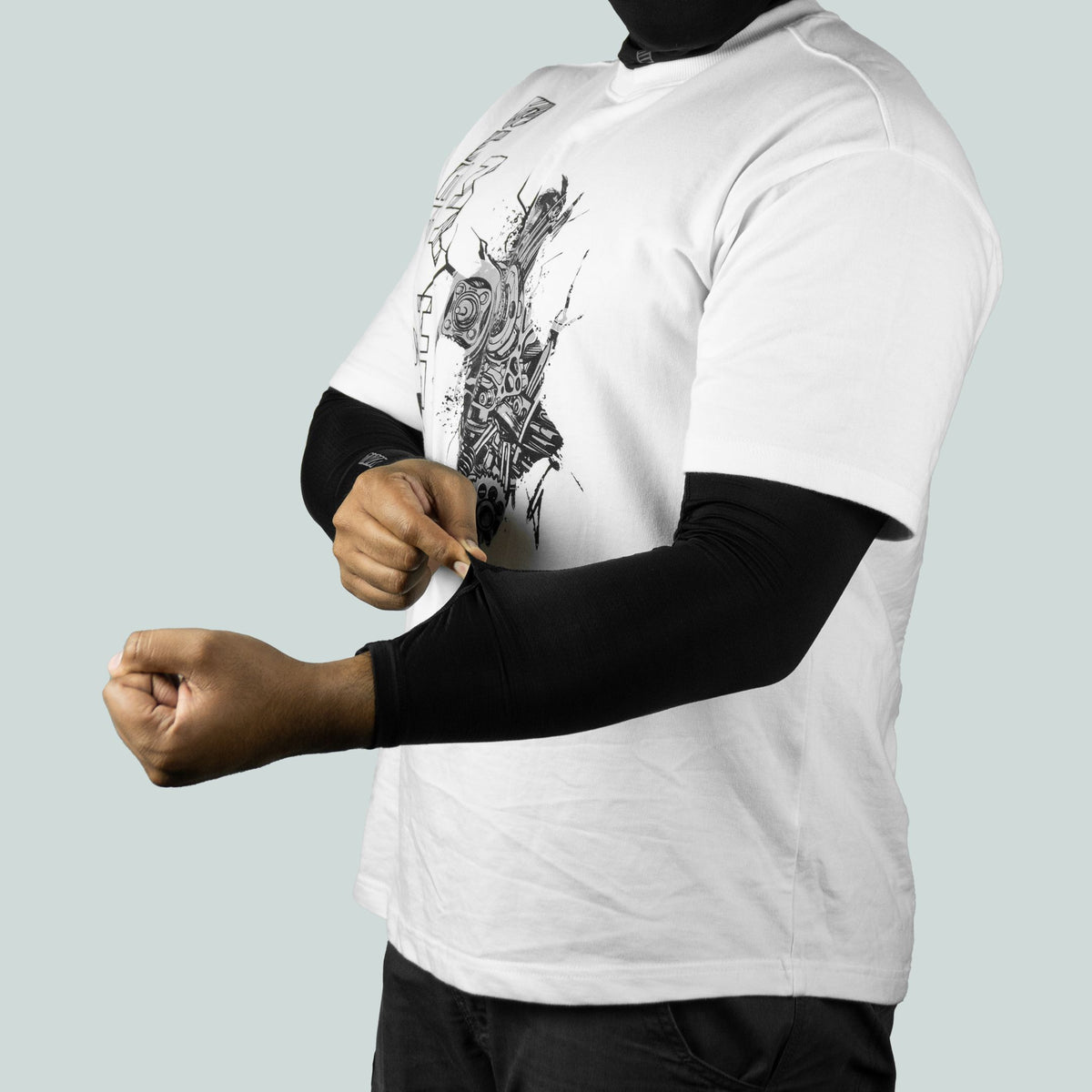Basics Arm Sleeves - Nero | Sun Protected and Quick-dry Sleeves by Tiivra